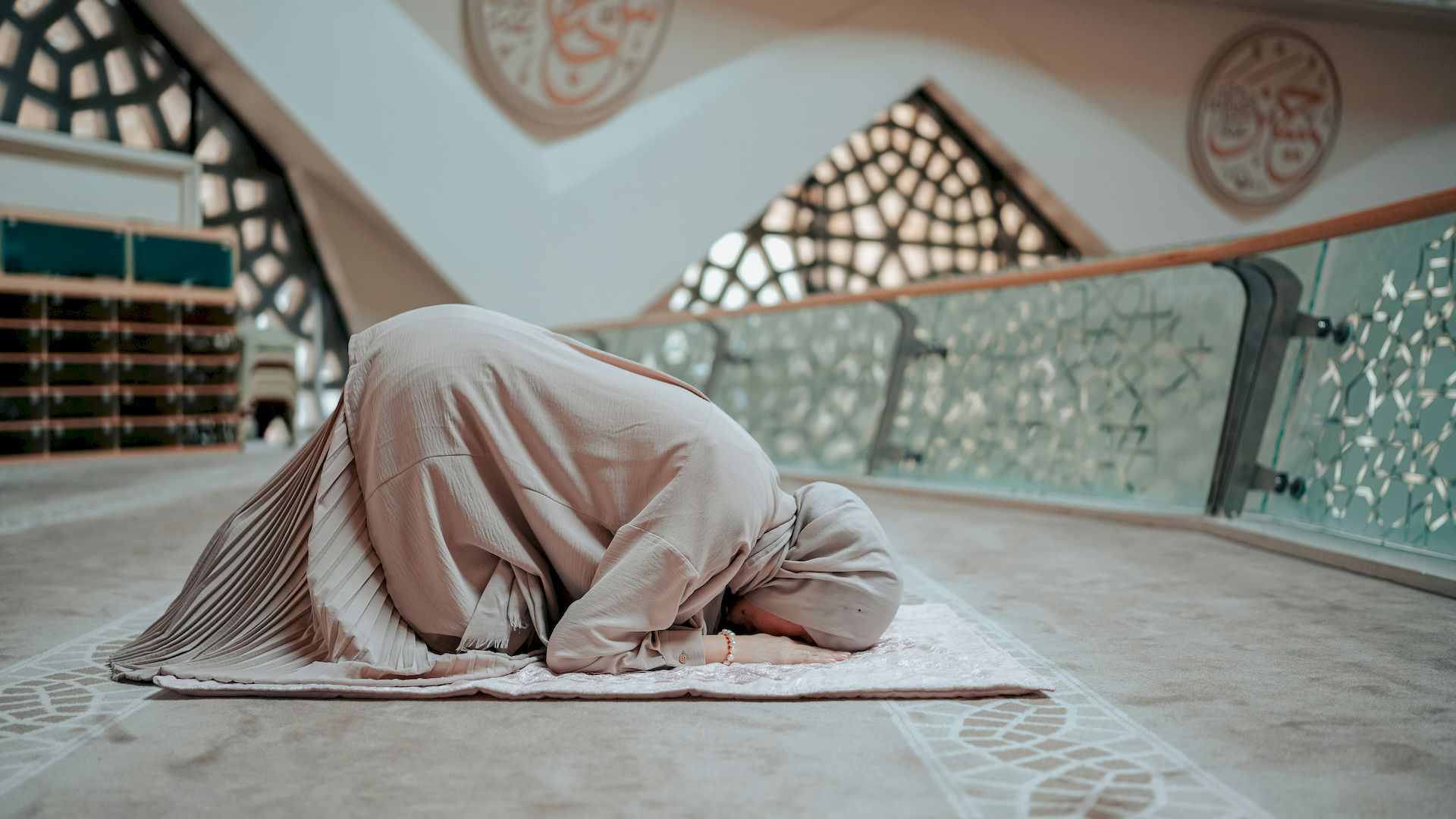 Akşam Namazı Nasıl Kılınır? Kaç Rekat? Diyanet’e Göre Akşam Namazı ...